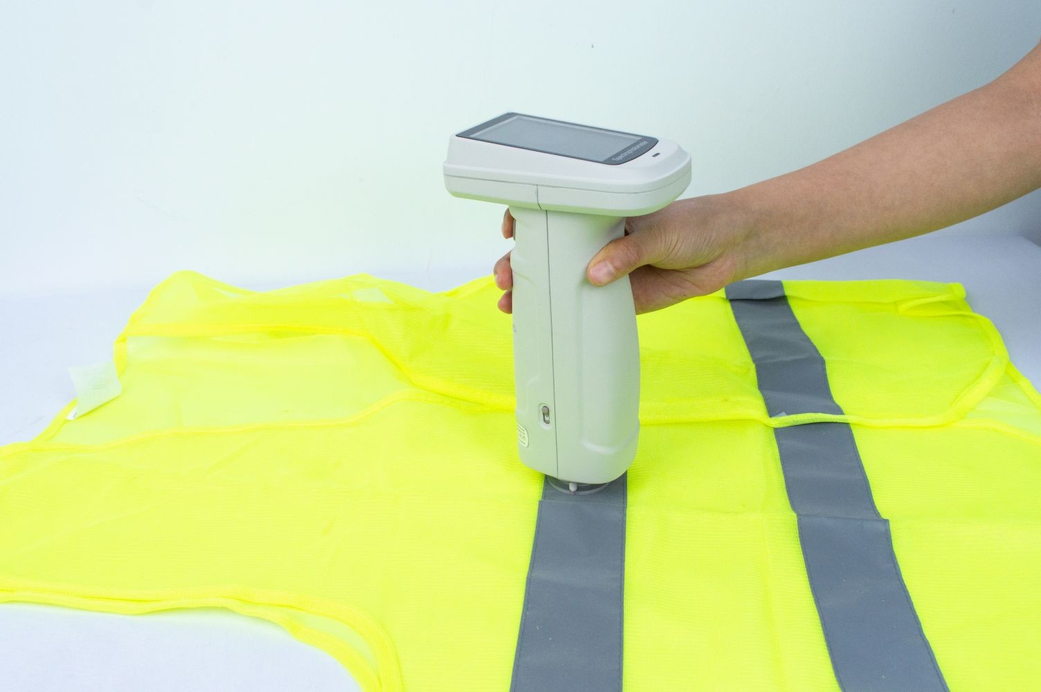 DS-700d Portable Spectrophotometer Colour Matching Spectrophotometer ...